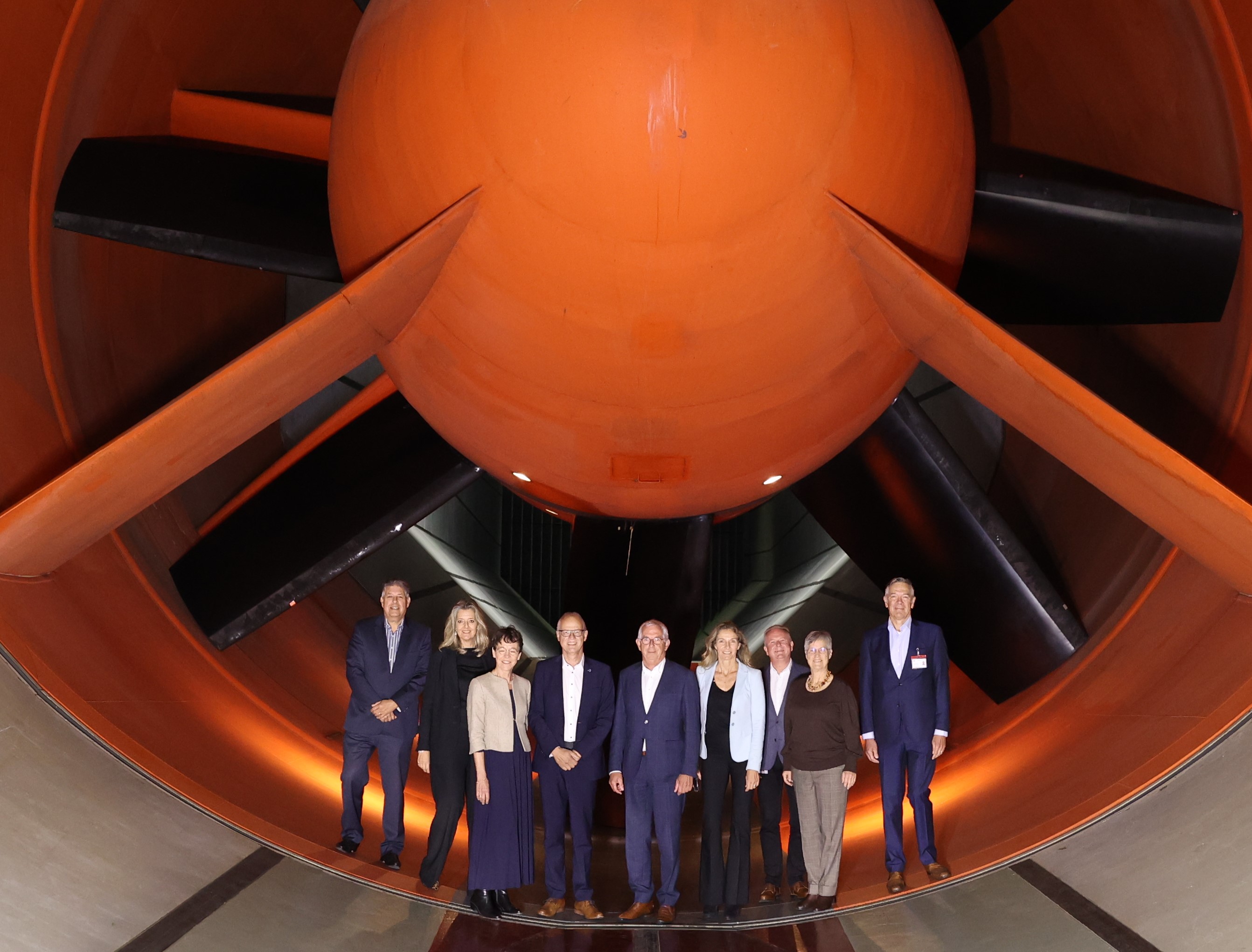 Visit of Royal NLR supervisory Board to DNW » DNW